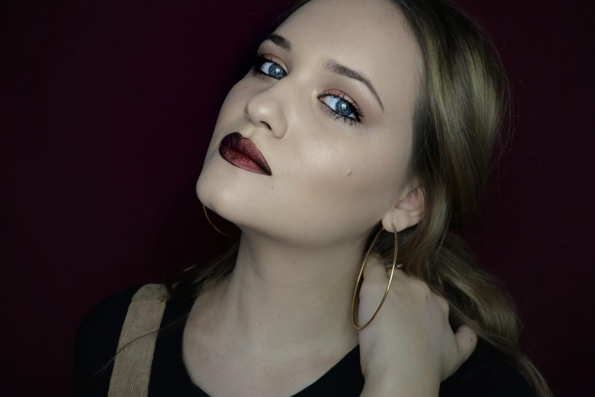 ΒΡΑΔΙΝΟ ΜΑΚΙΓΙΑΖ ΜΕ METALLIC LIPS | LIZIELIZIE (Βίντεο) - City Life 24