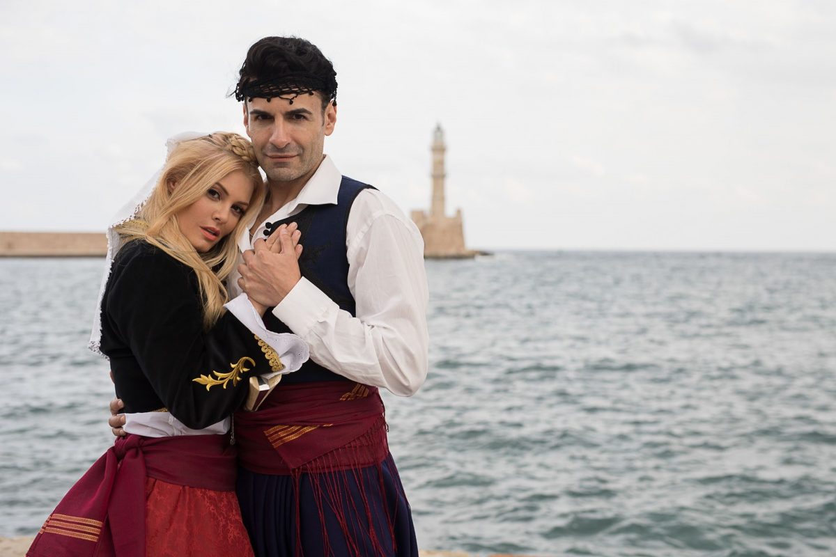 ΓΙΑ ΠΡΩΤΗ ΦΟΡΑ ΣΤΟ ΘΕΑΤΡΟ! Η ΝΕΡΑΙΔΑ ΚΑΙ ΤΟ ΠΑΛΗΚΑΡΙ - City Life 24