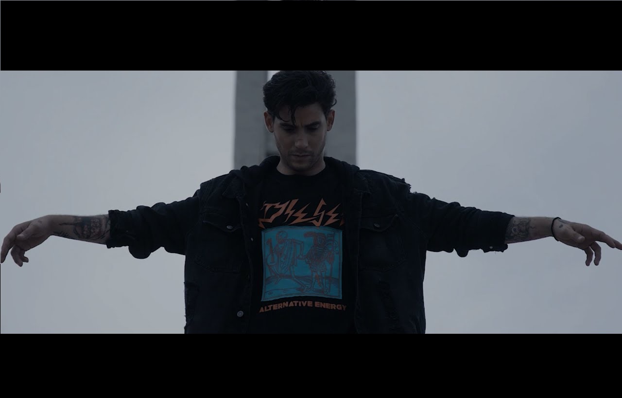 Αναστάσιος Ράμμος: «Μάγεψε» το 2018 ως δημιουργός & ως ερμηνευτής ...